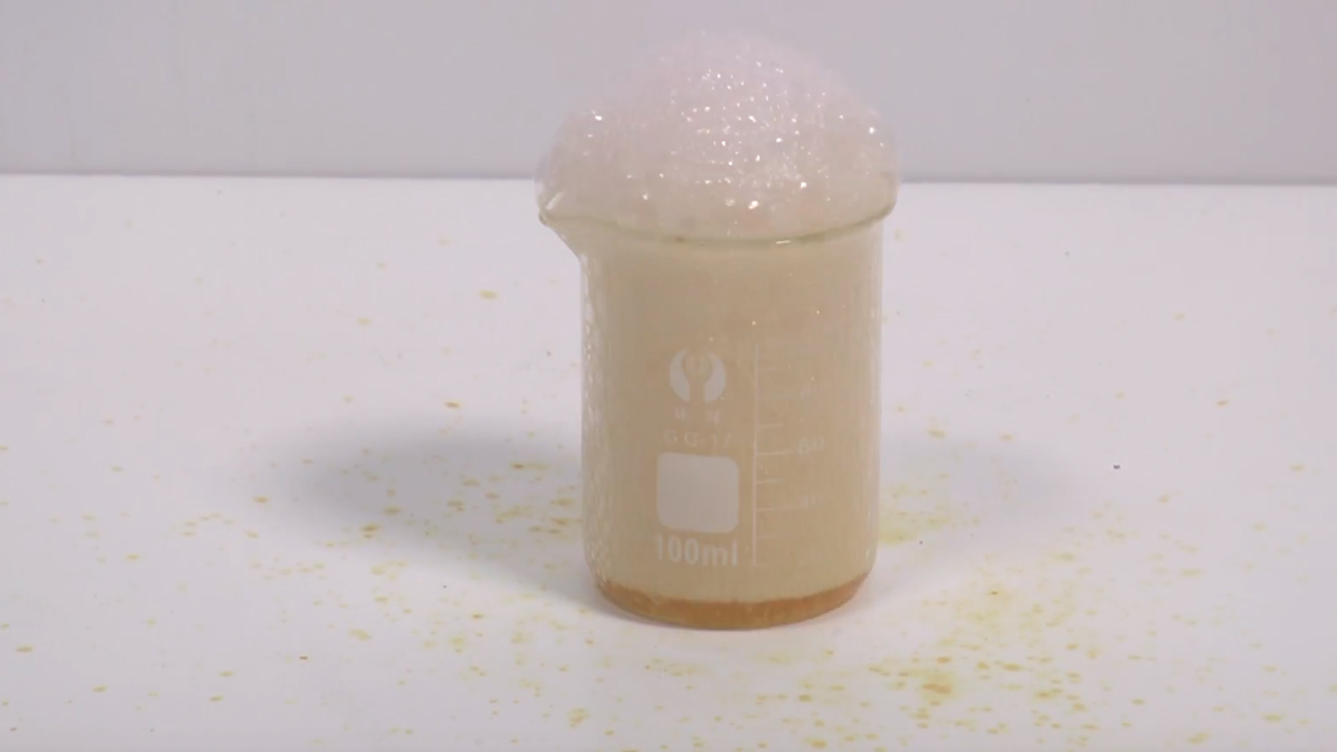 La reacción exotérmica que crea espuma gigante - Fundación Aquae